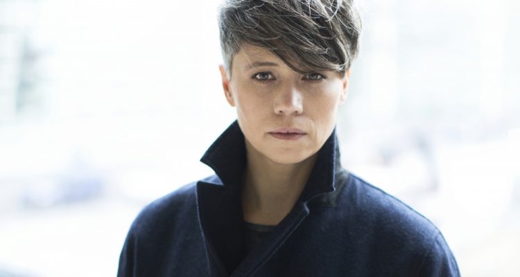 Jennifer Cardini para el tercer Mordisco Club de la temporada ...